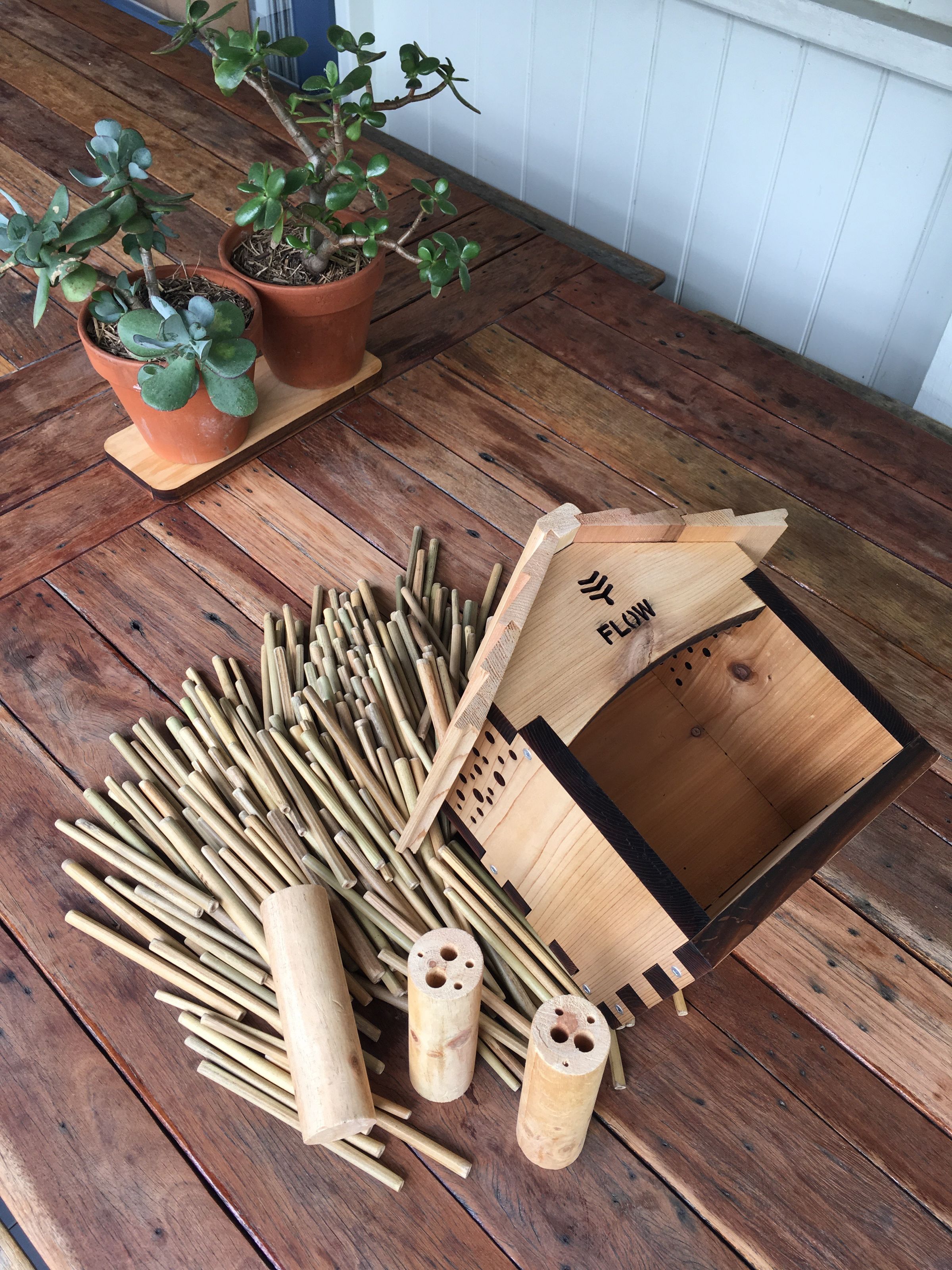 Flow Pollinator House - How to assemble