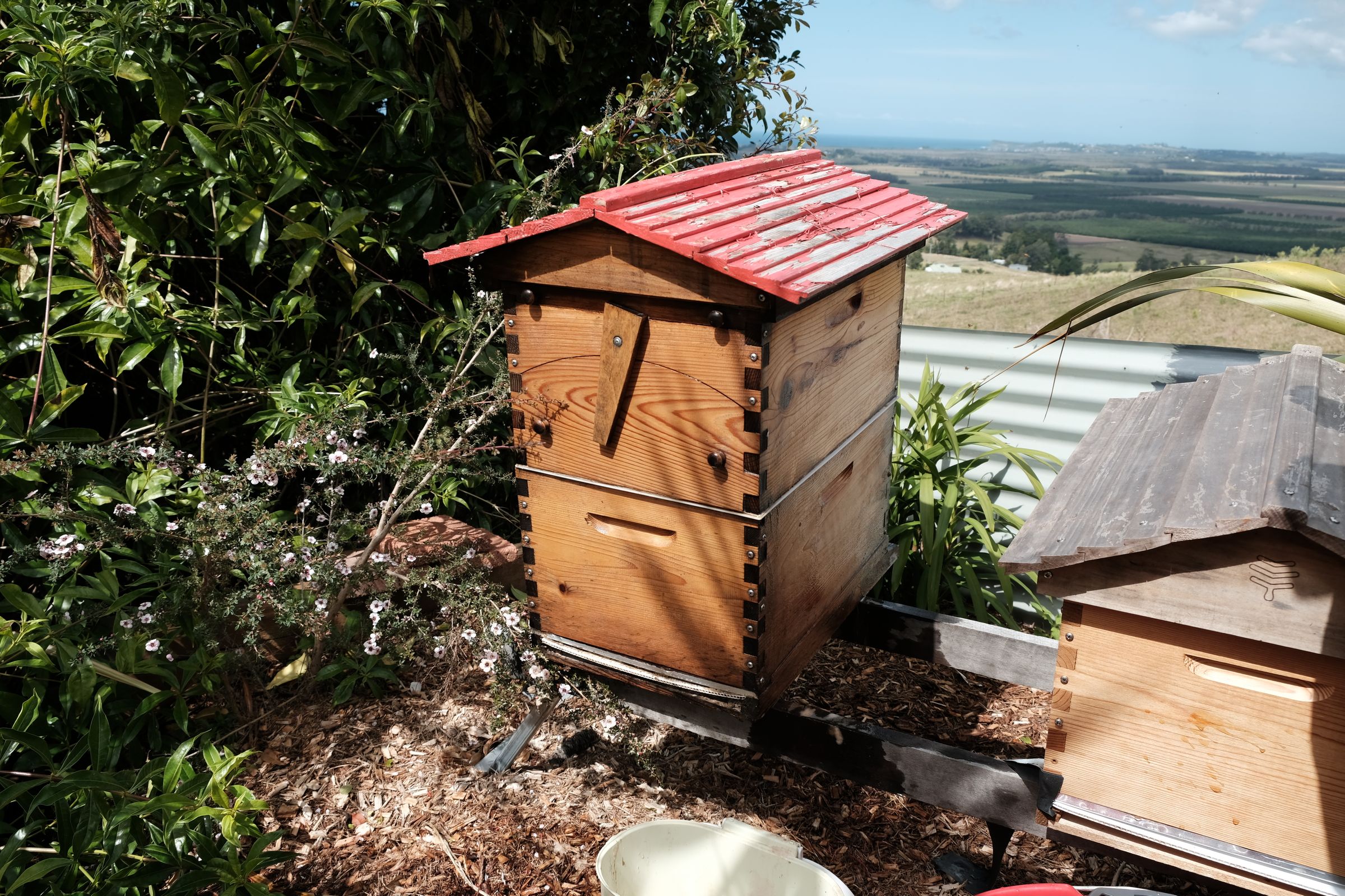 How do I repaint my Flow Hive?